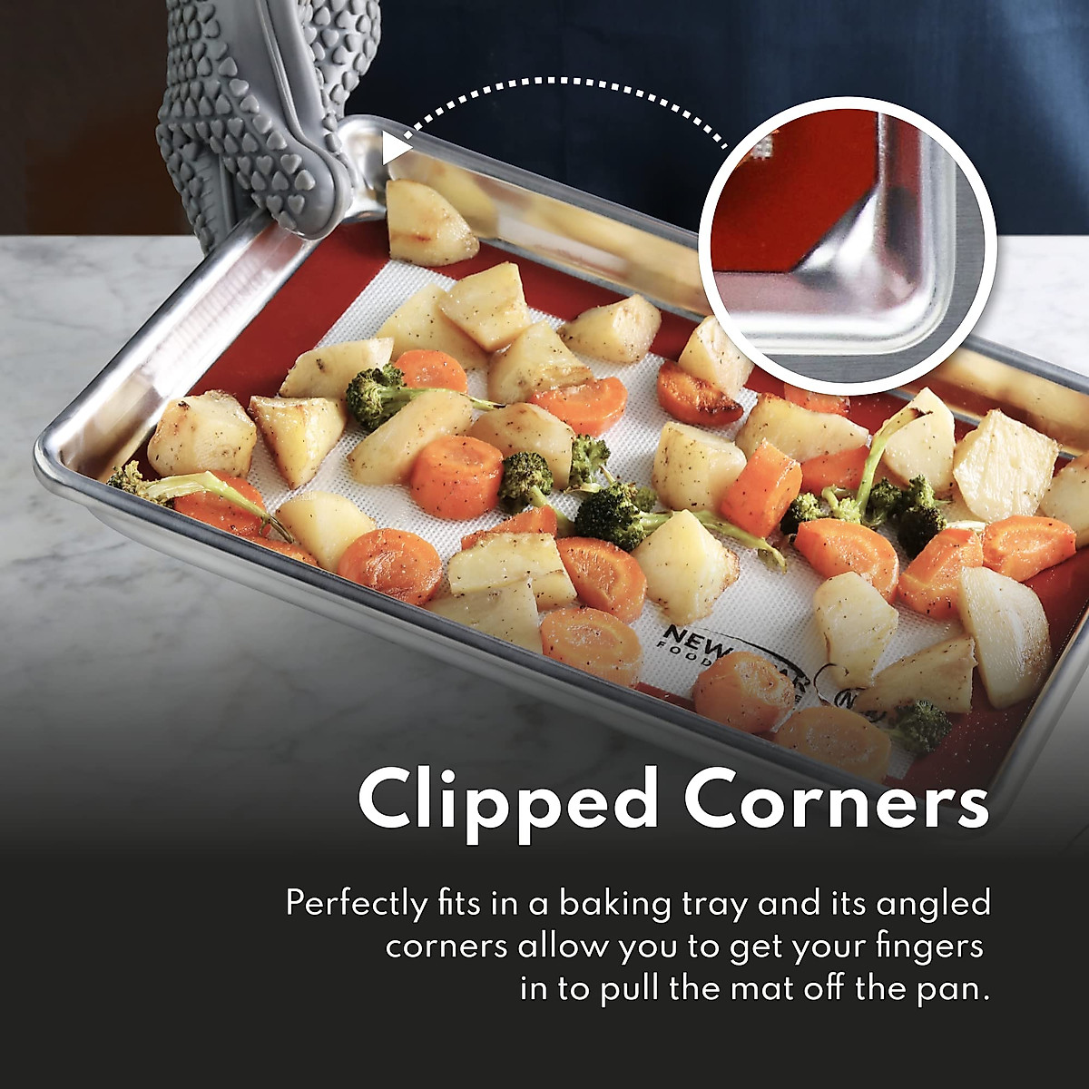 New Star Foodservice 38439 Commercial-Grade 18-Gauge Aluminum Sheet Pan/Bun Pan & Silicone Baking Mat Set, 13" L x 18" W x 1" H (Half Size)