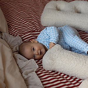 YLOEEIT Letter Pillow English Letters Pillow Soft Initial Throw Cushion Decorative Alphabet Letter Pillows Cozy 26 English Letters Throw Pillow for Living Room Sofa Couch Bed Car Decoration, 40*35*10