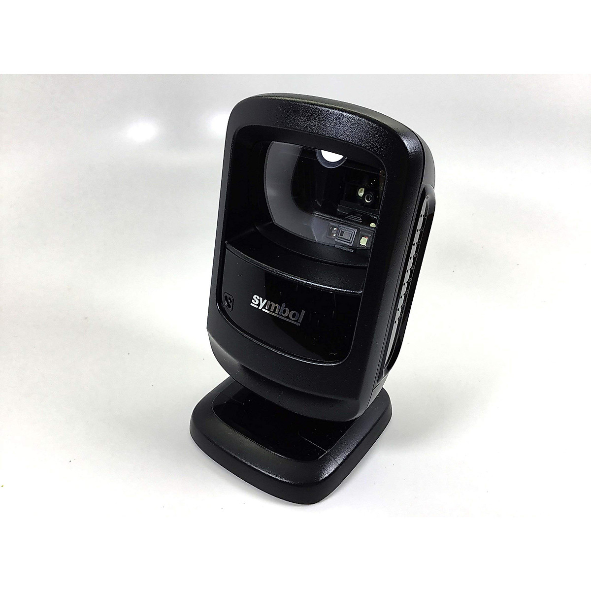 Zebra DS9208-SR Omni-Directional Presentation Barcode Scanner (2D, 1D, QR Code, Postal and Mobile Phones Barcode), Comes with Heavy-Duty Shielded 7-Foot USB Cable (CBA-U21-S07ZAR)