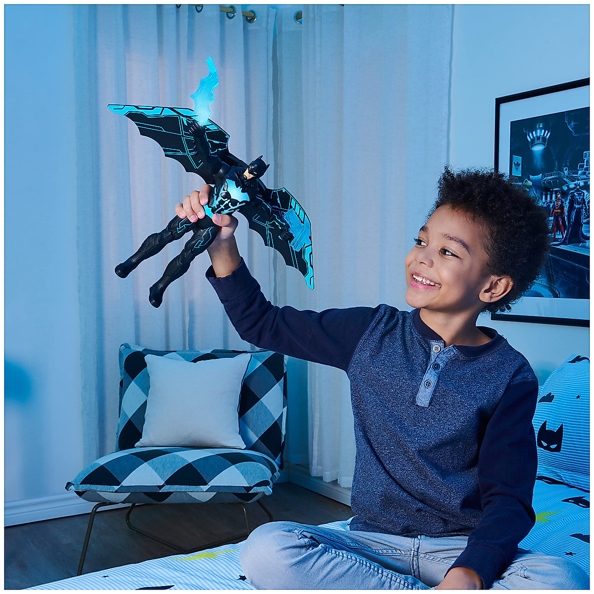 DC Comics Batman Bat-Tech 12-inch Deluxe Action Figure with Expanding Wings, Lights and Over 20 Sounds, Kids Toys for Boys