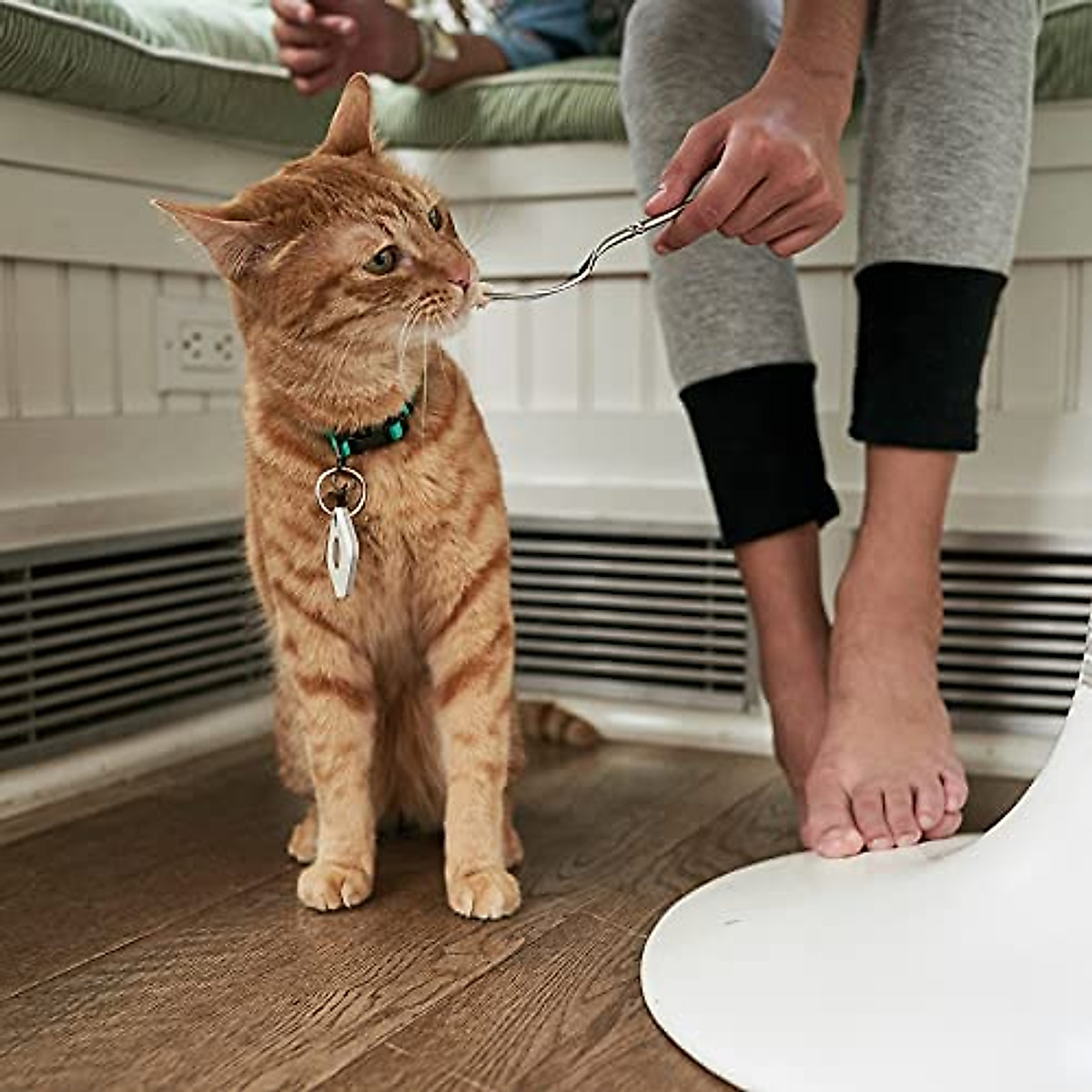 Tile Mate (2020) 1-pack - Bluetooth Tracker, Keys Finder and Item Locator for Keys, Bags and More; Water Resistant with 1 Year Replaceable Battery