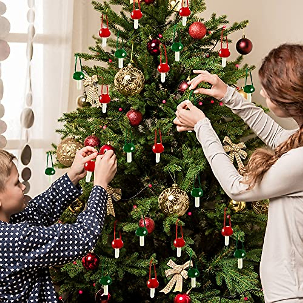 Tatuo 12 Pcs Felt Mushroom Ornaments Christmas Mushroom Hanging Ornaments Small Mushroom Ornament DIY Arts Crafts Supplies Mushroom Decor for Xmas Wedding Holiday Decoration, Red and Green