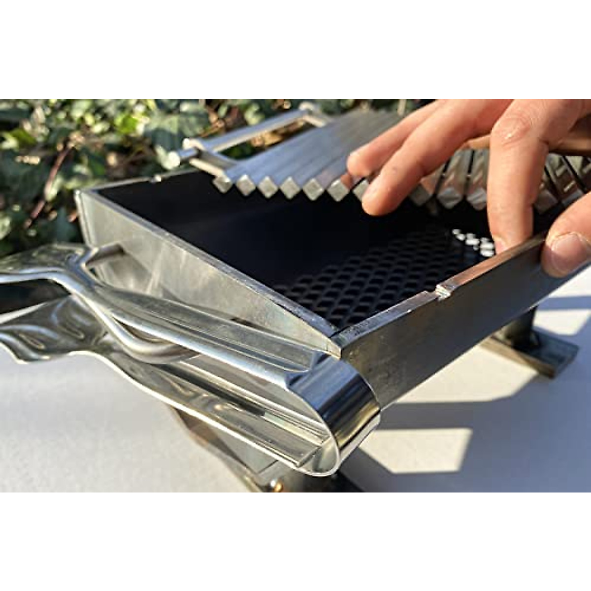 Hibachi Grill Metal Portable Fire Pit, Outdoor Fire Pit, Backyard Fire Pit Bowl, Stainless Steel Charcoal Grill Kebab BBQ Portable Grill