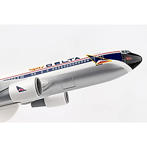 Daron Skymarks Delta Airlines Boeing 767-200 SKR910 1:200 Scale Spirit of Delta Colors
