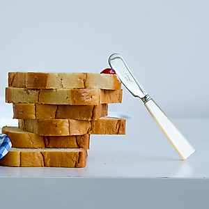 Sabre Paris - Set of 2 Spreader Knives 5.5 inches - Icône Collection - Perfect for Butter, Tapenades, Spreads - Stainless Steel & Acrylic - Dishwasher Safe - Pearly White