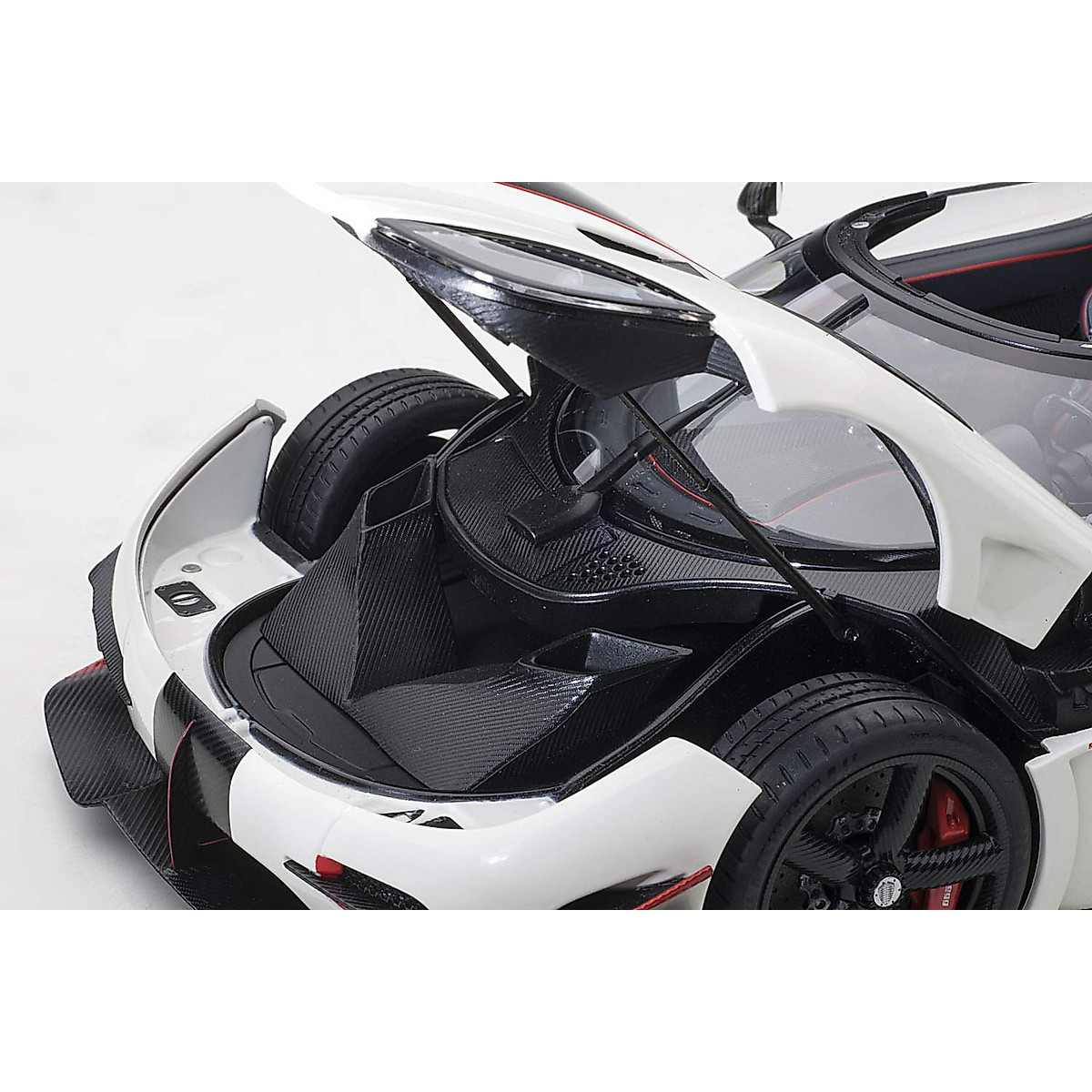 AUTOart Koenigsegg One: 1 Pebble White and Carbon Black with Red Accents 1/18 Model Car 79016