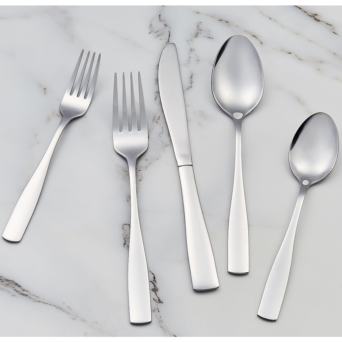 HIKAA 20PCS Silverware Set, Modern Flatware Set Service for 4, Cutlery Set for Home, Kitchen and Restaurant, Mirror Polished, Dishwasher Safe