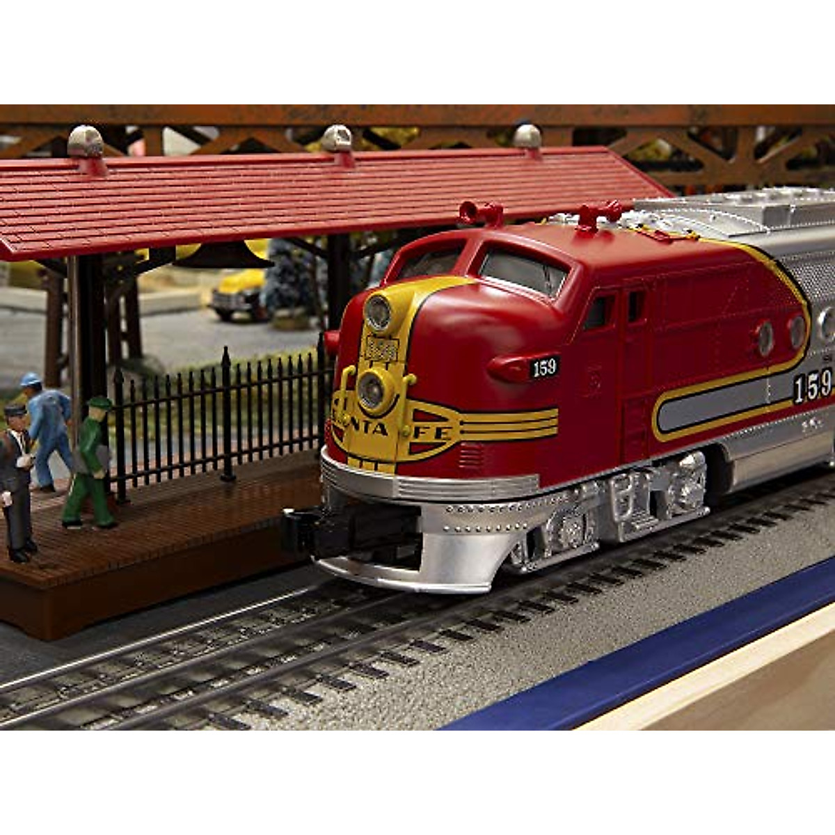 Lionel Santa Fe Super Chief LionChief Set with Bluetooth Capability, Electric O Gauge Model Train Set with Remote