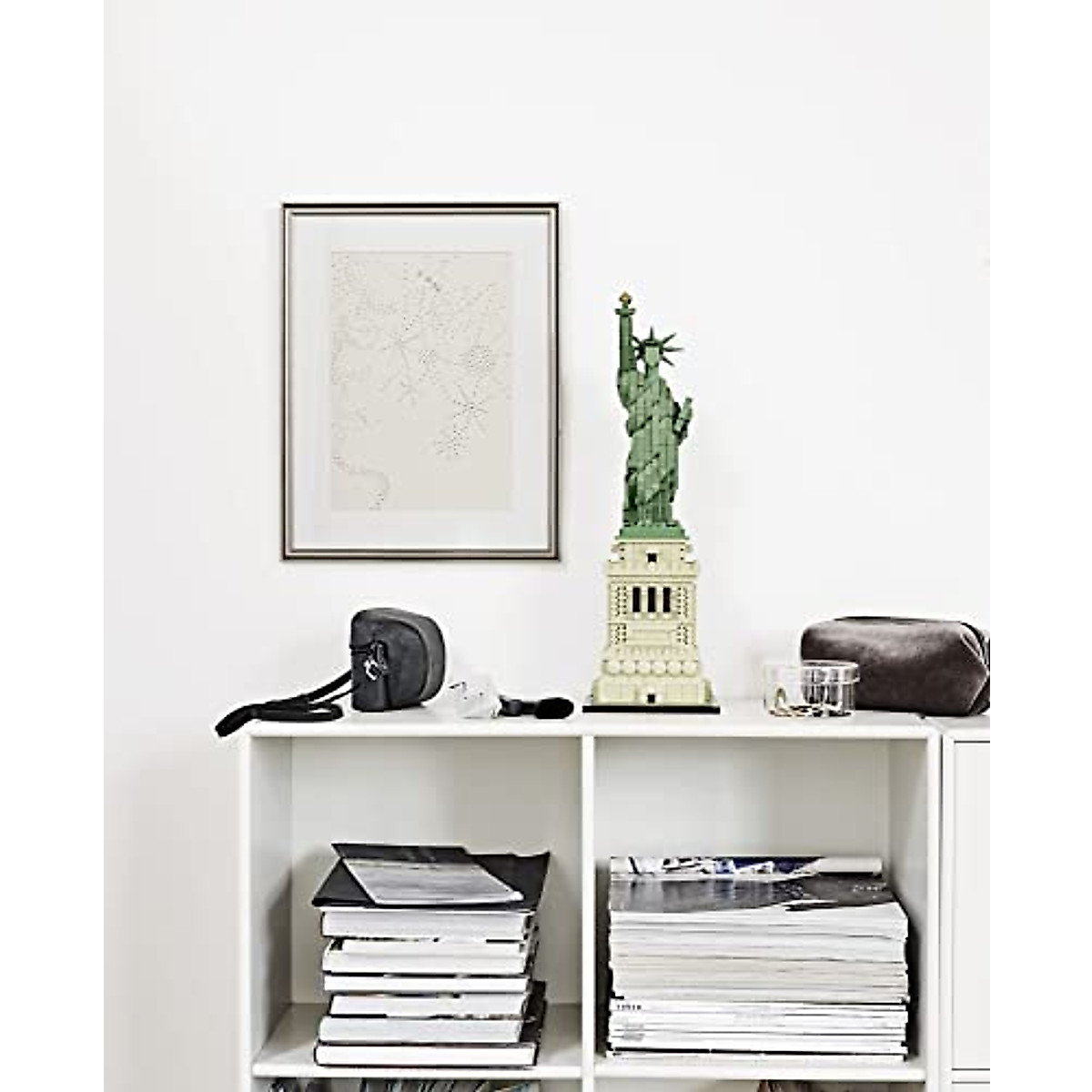 LEGO Architecture Statue of Liberty 21042 Model Building Set - Collectible New York City Souvenir, Creative Home Décor or Office Centerpiece, Great Gift Idea for Adults and Teens