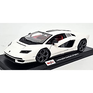 Maisto 1:18 Scale Dei-cast Lamborghini Countach LPI 800-4 White Color Special Edition