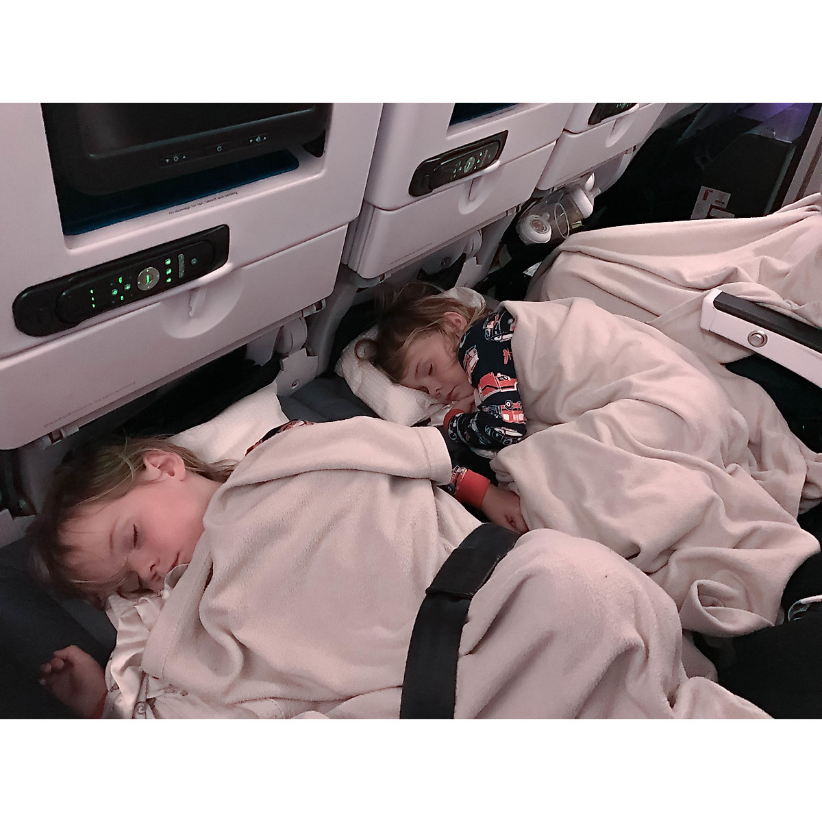 Maliton Inflatable Travel Foot Rest Pillow, Kids Airplane Bed