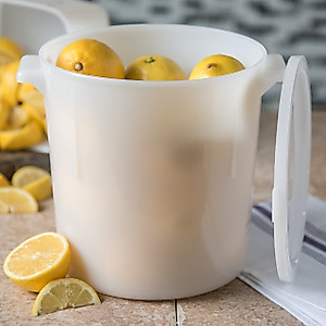 Carlisle FoodService Products Bain Marie Round Food Storage Container for Kitchens, Restaurants, Catering, Plastic, 6 Quarts, White, (Pack of 12)