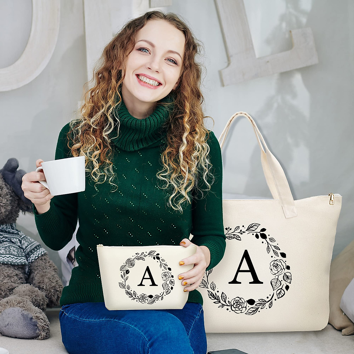 Binggemen Personalized Initial Canvas Tote Bag with Zipper, Present Bag with Inner Pocket & Make Up Bag, Great Gifts for Women, Mom, Teachers, Friends, Bridesmaids