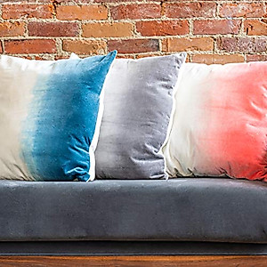 Refinery29 | Ombré Collection | Luxury Decorative Textured Throw Pillows, Ultra Soft with Stylish Modern Chic Design for Home Décor (Pillow, Blue), 18 x 18