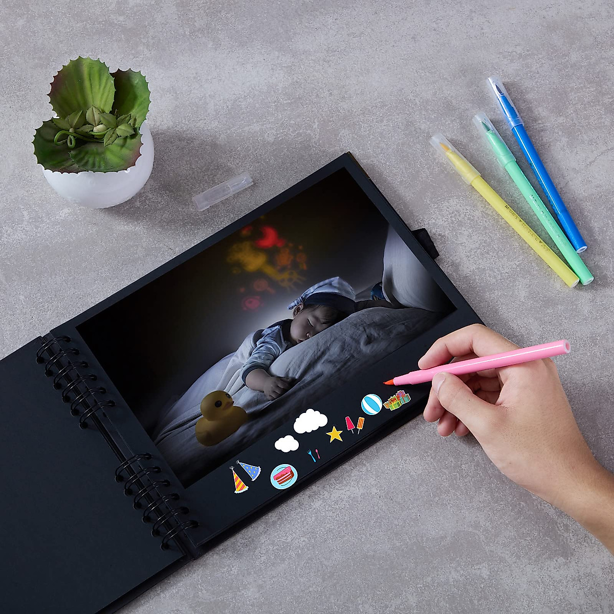 Scrapbook Album, 11.4x8.5 Inch Photo Album Book with 40 Double Sided Black Thickened Kraft Paper and Metal Corner Protector, Woisut DIY Scrapbook for Anniversary Wedding Family Baby Shower Graduation