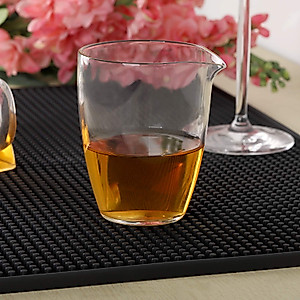 KINJOEK 1 Packs 18 x 12 Inch Rubber Bar Service Mat, Black Drink Coasters, Heavy Duty Leakproof Non Slip Tabletop Protection Home Bar Mat for Countertop Kitchen Restaurant Hotel Beverages Furniture