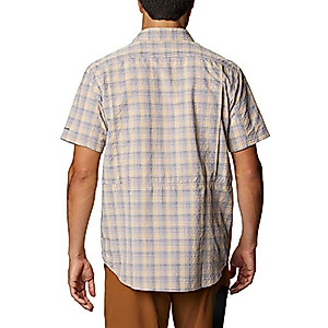 Columbia Men’s Silver Ridge Short Sleeve Seesucker Shirt, Moisture Wicking, Sun Protection, Mocha Gingham Ombre, Small