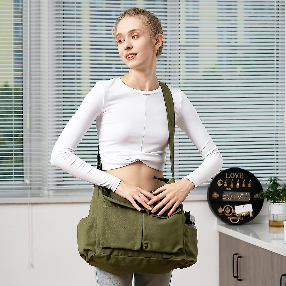 Women Canvas Hobo Messenger Handbags Large Crossbody Aesthetic Commuter Tote Bag with Multiple Pockets Adjustable Strap