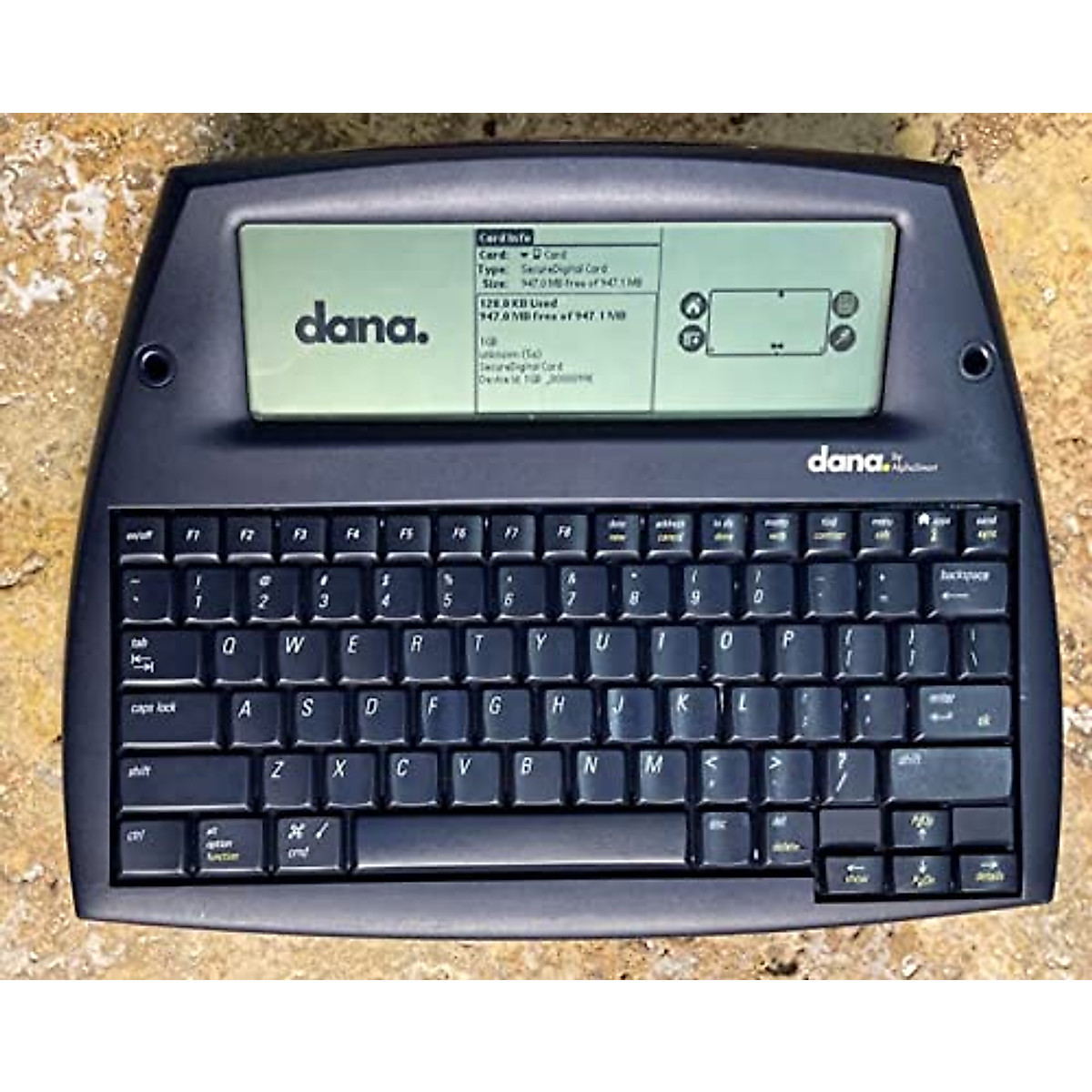 Alphasmart Dana Laptop Alternative/Palm OS Word Processor with Full Size Keyboard, Calculator, Mac Pc