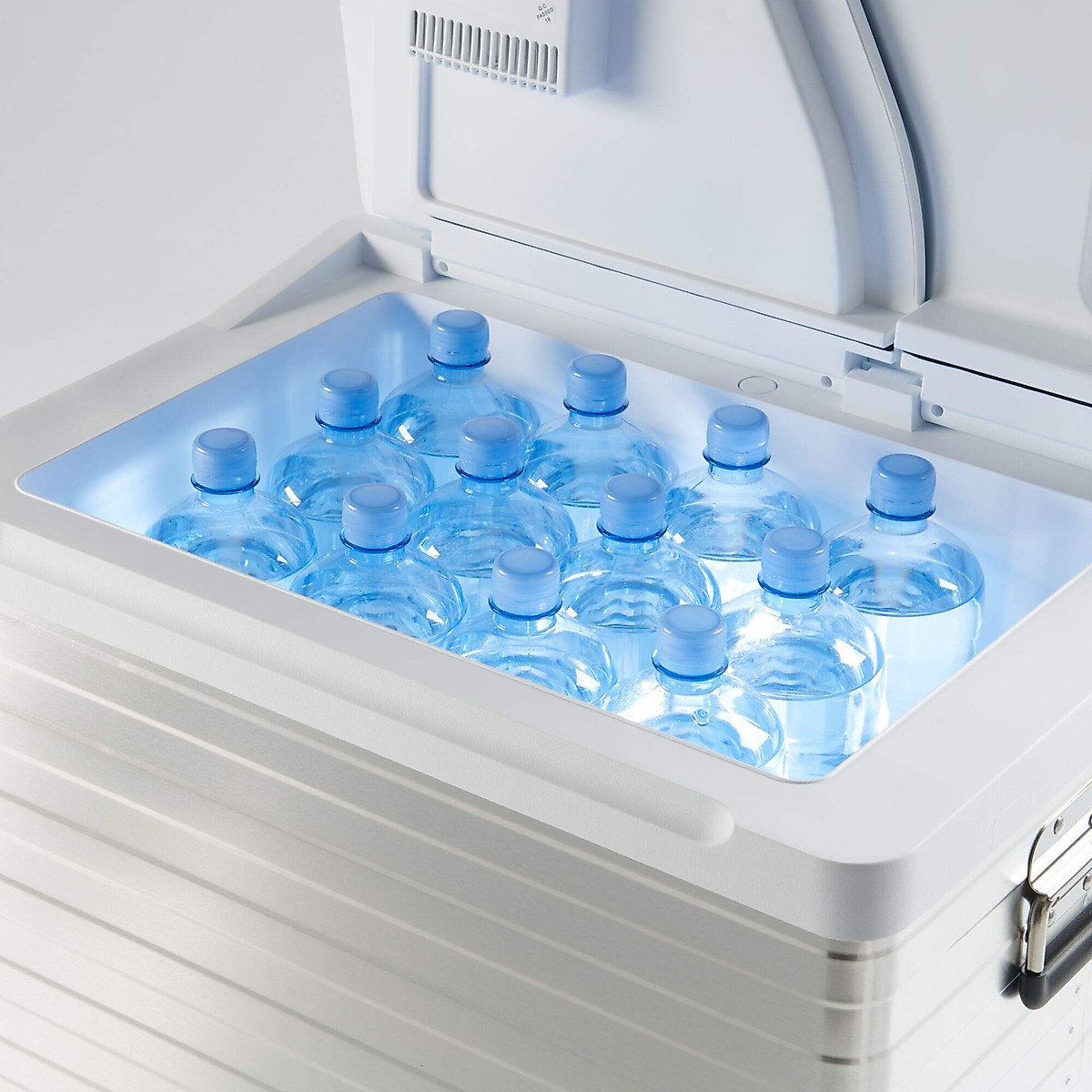 Mobicool MQ40A Portable Thermoelectric Cooling Cooler with Classic Aluminum Trunk Look, 53 Can Capacity, Cool Down to 30°F Below Ambient Temperature