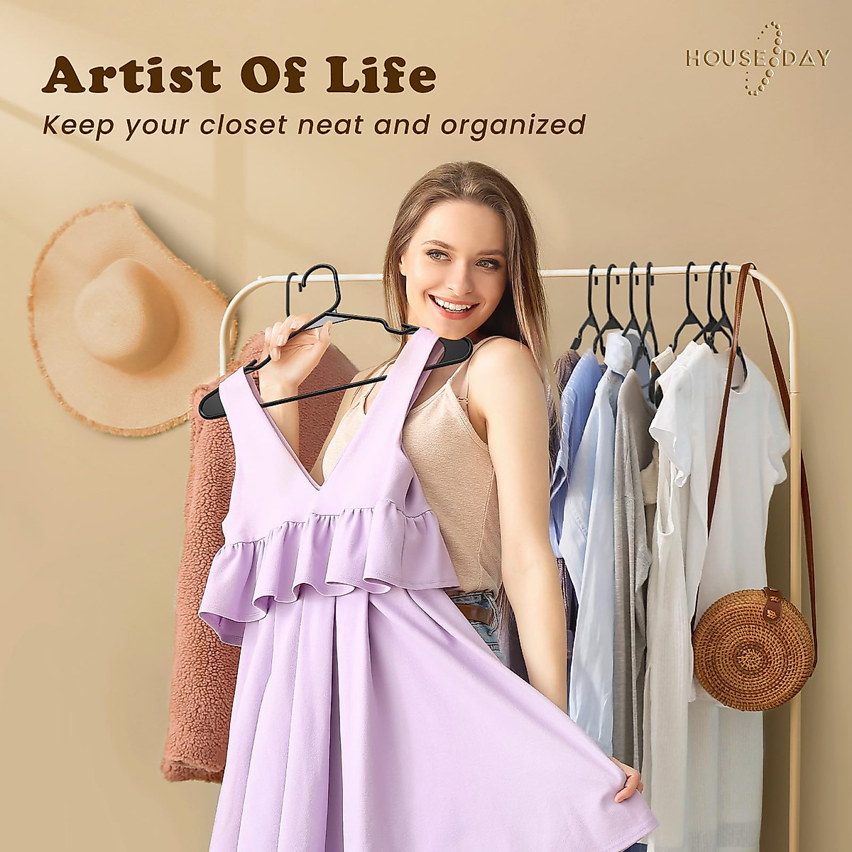 HOUSE DAY Plastic Hangers 16 Pack - Adult Clothes Hangers Black - Space Saving, Non-Slip, Durable Notched Hangers for Closet Organized, Perfect Slim Coat Hangers - Percheros Ganchos para Colgar Ropa