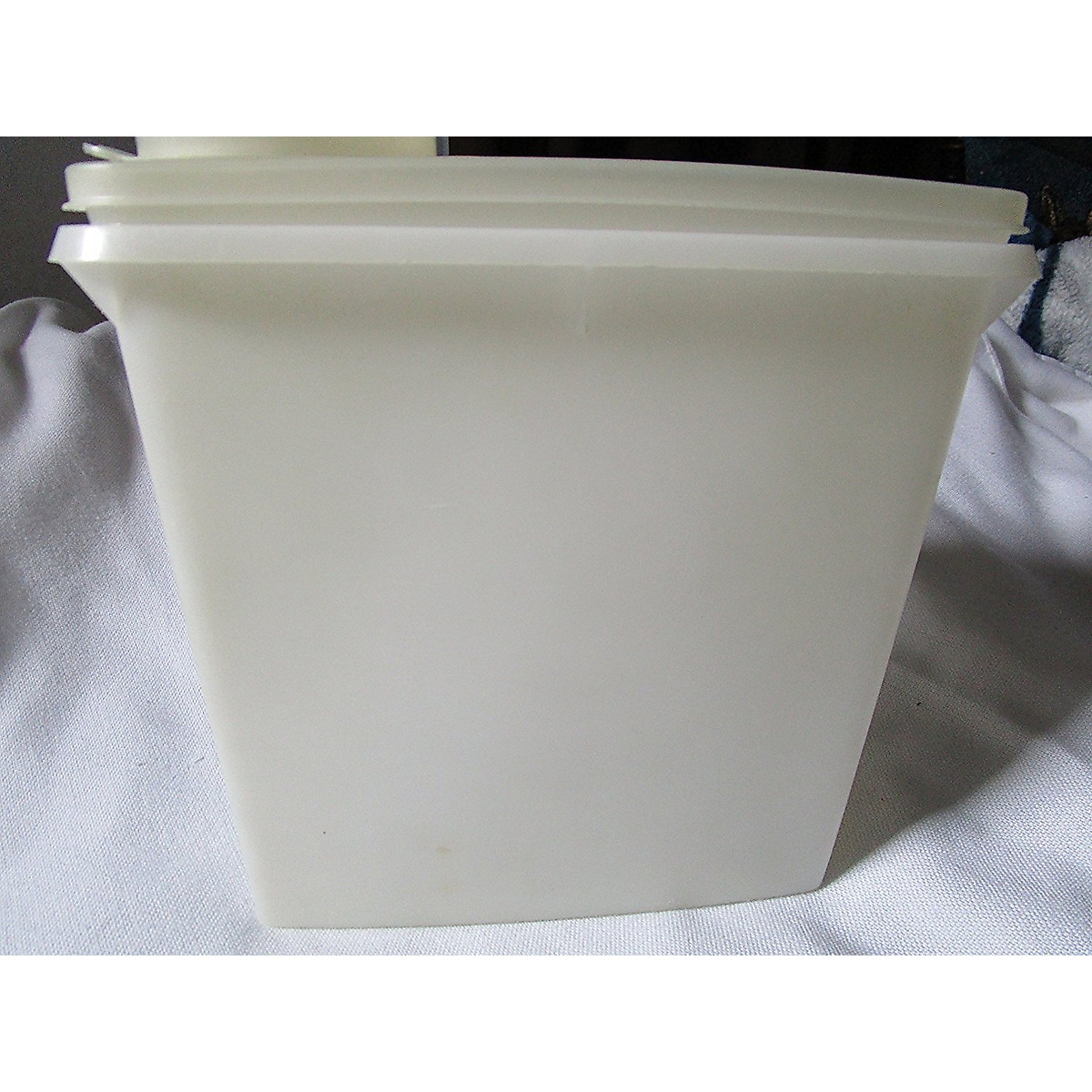 Vintage Tupperware Cereal Keeper