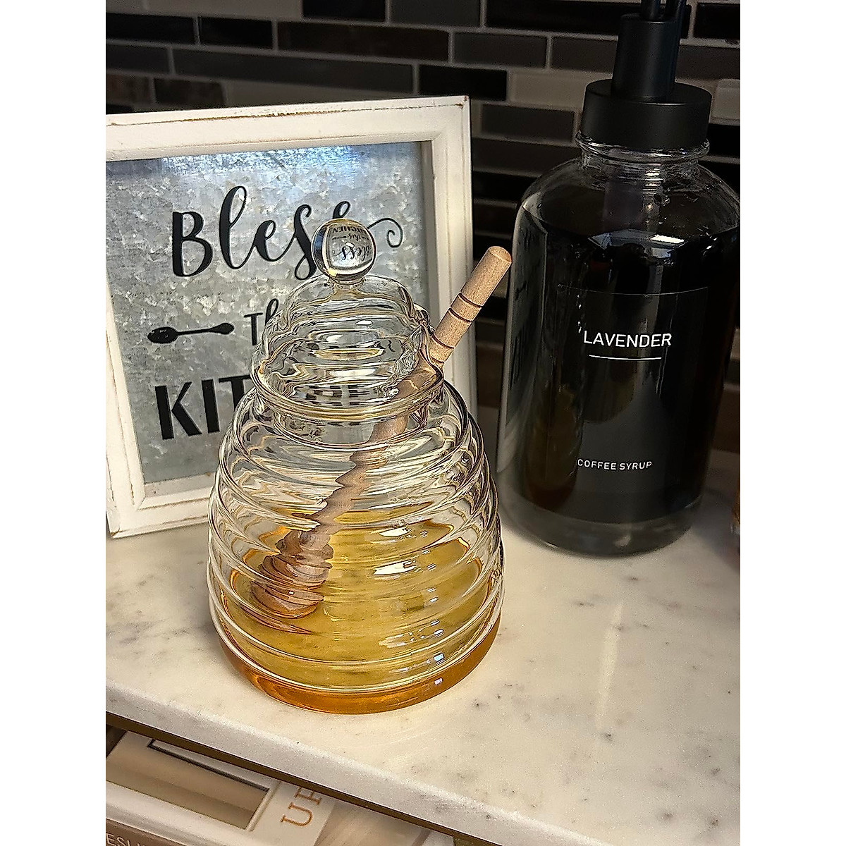 Eachave 16.9 Oz Honey Pot with Dipper, Glass Honey Jar and Dipper Set, Honey Dispenser, Beehive Honey Pot for Store Honey and Syrup(wooden stick)