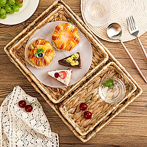 Yoande 3 Pieces Woven Seagrass Tray Rectangular Rustic Wicker Serving Baskets Water Hyacinth Decorative Storage Trays for Tea, Vegetable, Arts and Crafts Organizing Bathroom Tabletop Kitchen Counter