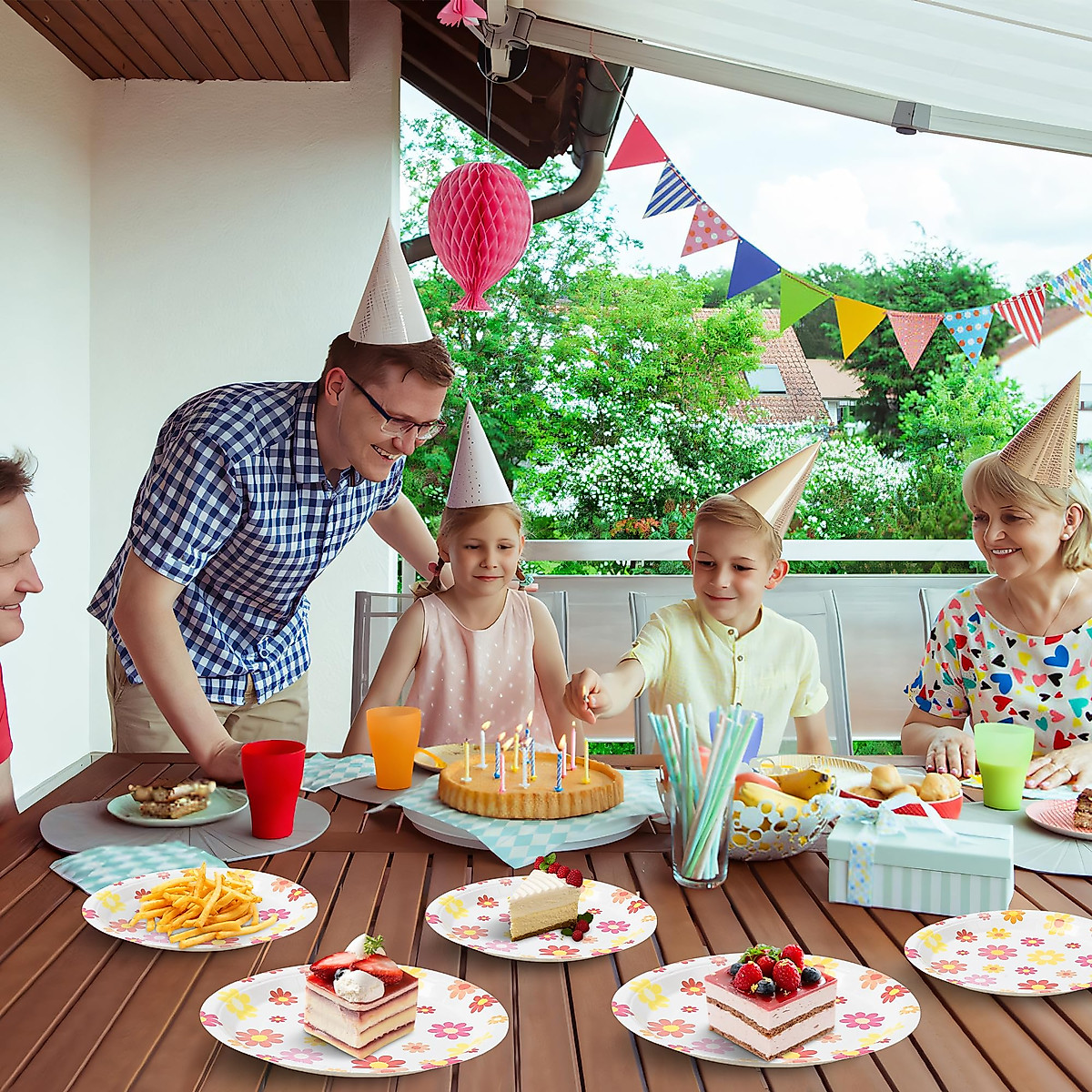 AimFun 48 Pcs Groovy Party Plates Retro Daisy Paper Plates Hippie Boho Flower Round Disposable Plates for 60s 70s Party Decorations Birthday Baby Shower Wedding Bridal Tableware