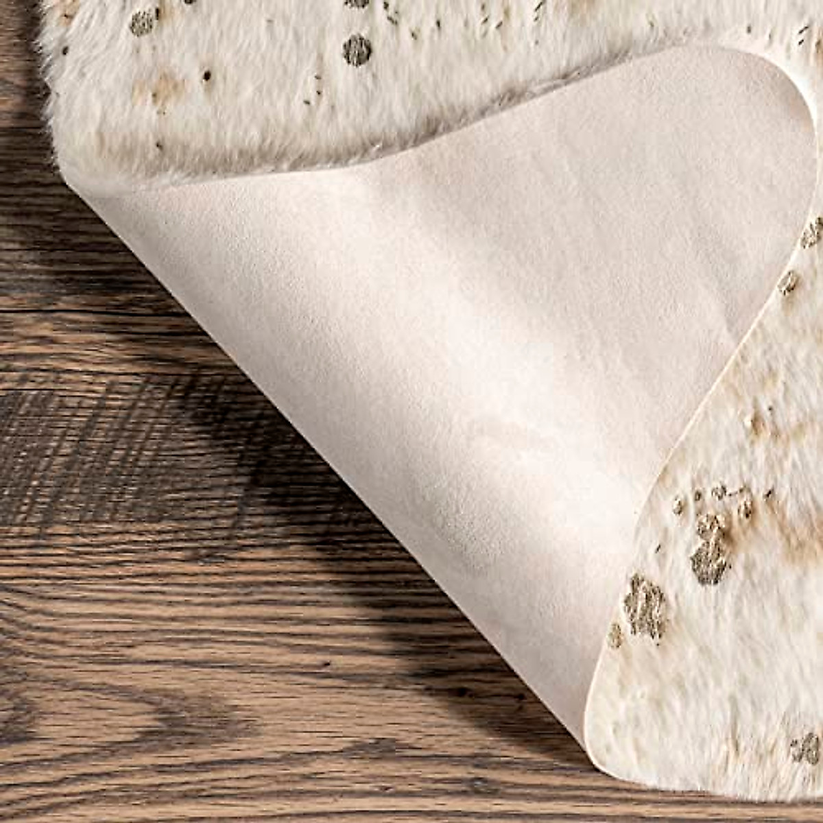 NuLOOM Iraida Contemporary Faux Cowhide Area Rug, 3' 10" x 5', Off-white