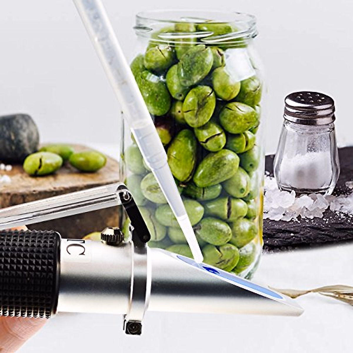 0-28% Salinity Refractometer ATC, Sodium Chloride (NaCl) Salt Level Meter Tester, Test Kit for Sea Water Brine Seawater Food Industry Pickle Soy Sauce, ±0.2% Accuracy