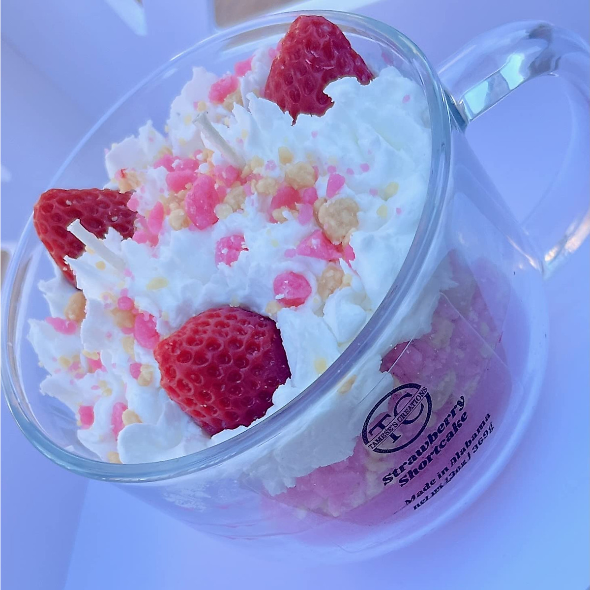 Tamese's Creations Strawberry Shortcake Candle| Creamy Whipped Topping | Juicy Strawberries |Cake Crumble|13 oz/ 369g | Made in USA