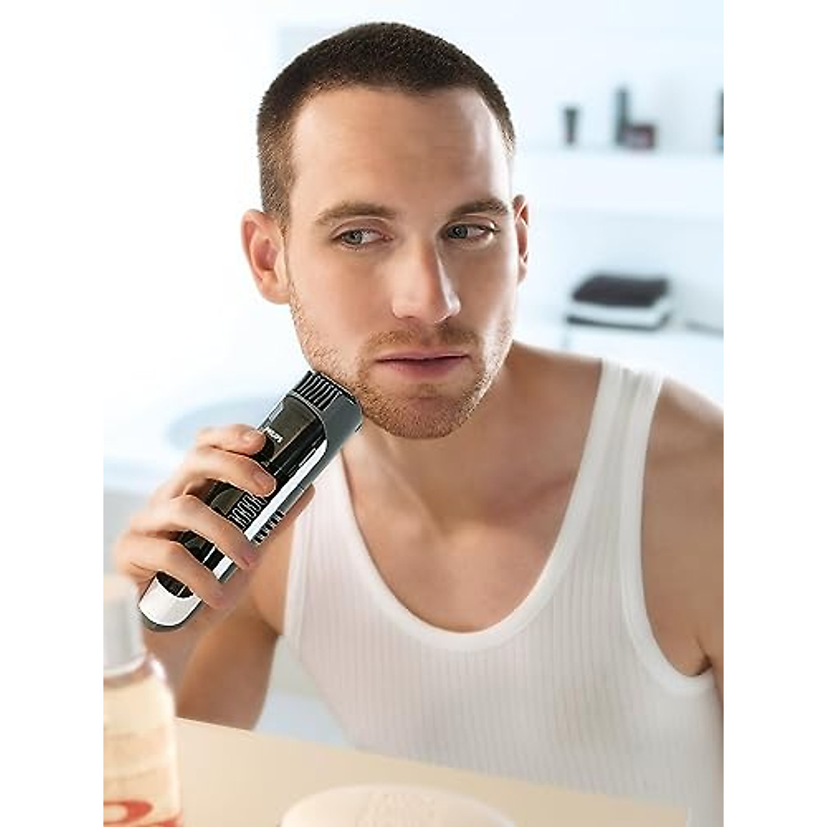 Philips Norelco BeardTrimmer 7300, vacuum trimmer with adjustable length settings (Model # QT4070/41)