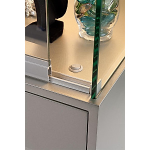 Displays2go Glass Merchandise Counter, Laminated MDF, Tempered Glass – Silver (GTLEDQ4SLV)