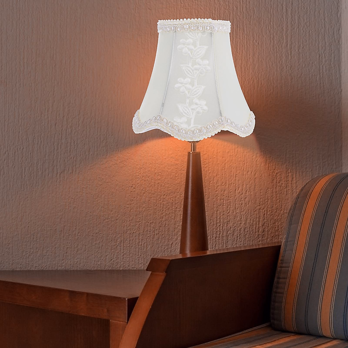 Uonlytech Table Lamp Shade Floor Lamp Pendant Light Shade, 1Pc Clip Bulb Lace Lampshade Cloth Lamp Shades for Table Lamps Wall Scones Floor Lamp Floral Lamp Shade White Chandelier