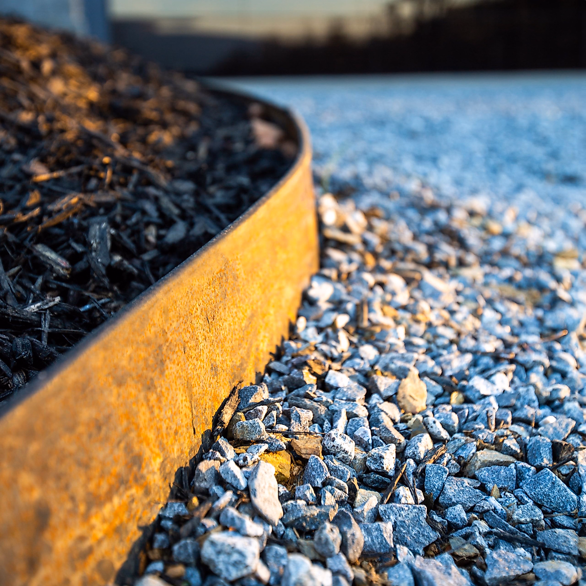 Edge Right - Hammer-in Landscape Edging - 24 inch Strips - 14-Gauge Cor-Ten Steel - 6 inch Depth (1 Pack)