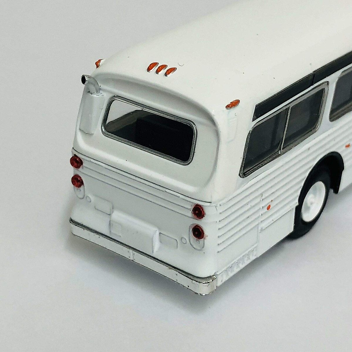 Iconic Replicas Flxible Fishbowl Bus 1/87 Scale-HO Scale Transit Bus New! Blank Ready for Customization!