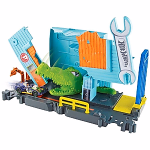 Hot Wheels City Gator Garage Attack Playset