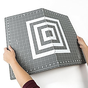 Fiskars Crafts Folding Cutting Mat, 18 x 24, Grey