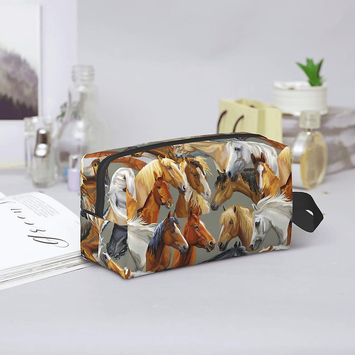 Women Lightweight Makeup Bag Pouch Compatible with Cool Realistic Wild Horses Toiletry Bag, Funny Travel Cosmetic Bag Portable Bag with Zip for Office College