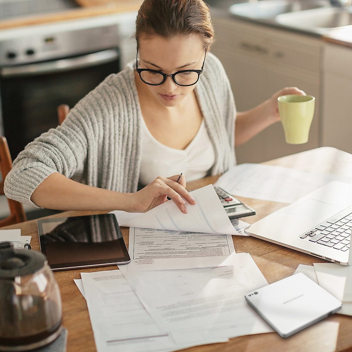 LG Electronics GP60NS50 USB 3.0 Compatible, Super-Multi Ultra Slim Portable DVD+/-RW External Drive for PC Windows, Linux, Mac OS, Surface Pro 3&4, with M-DISC support, Silver