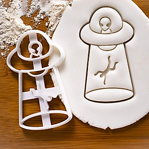 UFO Man Abduction cookie cutter, 1 piece - Bakerlogy