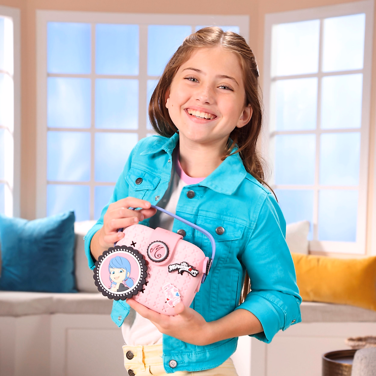 Miraculous Ladybug - Pop n' Swop Marinette Pink Purse for Girls and Women, with 3 Clip-on Badges, Handle and Zipper, Lightweight Durable Waterproof Handbag (Wyncor)