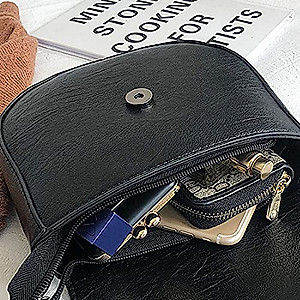 Women's Small Studs Rivet Crossbody Handbag Fashion Shell Shape Shoulder Messenger Bag