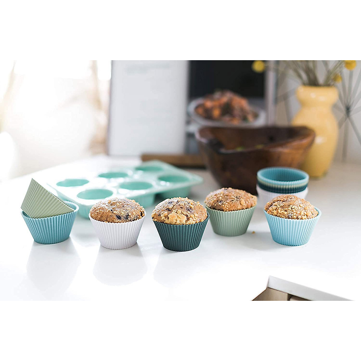 Jisiloe Silicone Baking Cups Cupcake Liners, Pack of 12 Reusable Non-Stick Muffin Liners For Baking Cupcake Holder Mold (Dark Green)