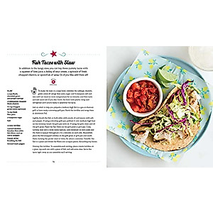 American Girl Cooking Gift Set: Recipes for Delicious Snacks, Meals & More (Kid's Cookbook, American Girl Doll)