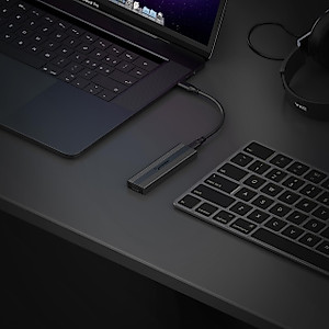 SABRENT USB 3.2 10Gbps Type C Tool Free Enclosure for M.2 PCIe NVMe and SATA SSDs (EC-SNVE)