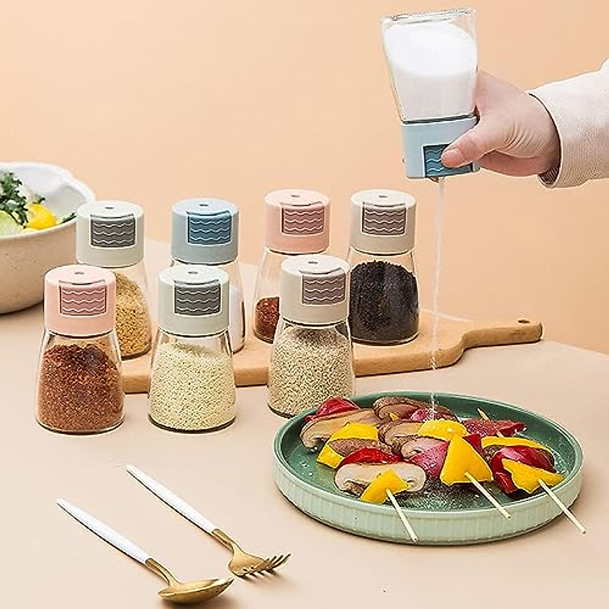 Salt and Pepper Shakers Precise Quantitative Push Type, metering Seasoning Dispenser, metered Salt Dispenser, 0.5g Salt Dispenser, Moisture Proof Salt and Pepper Shakers (1pcs*light green)