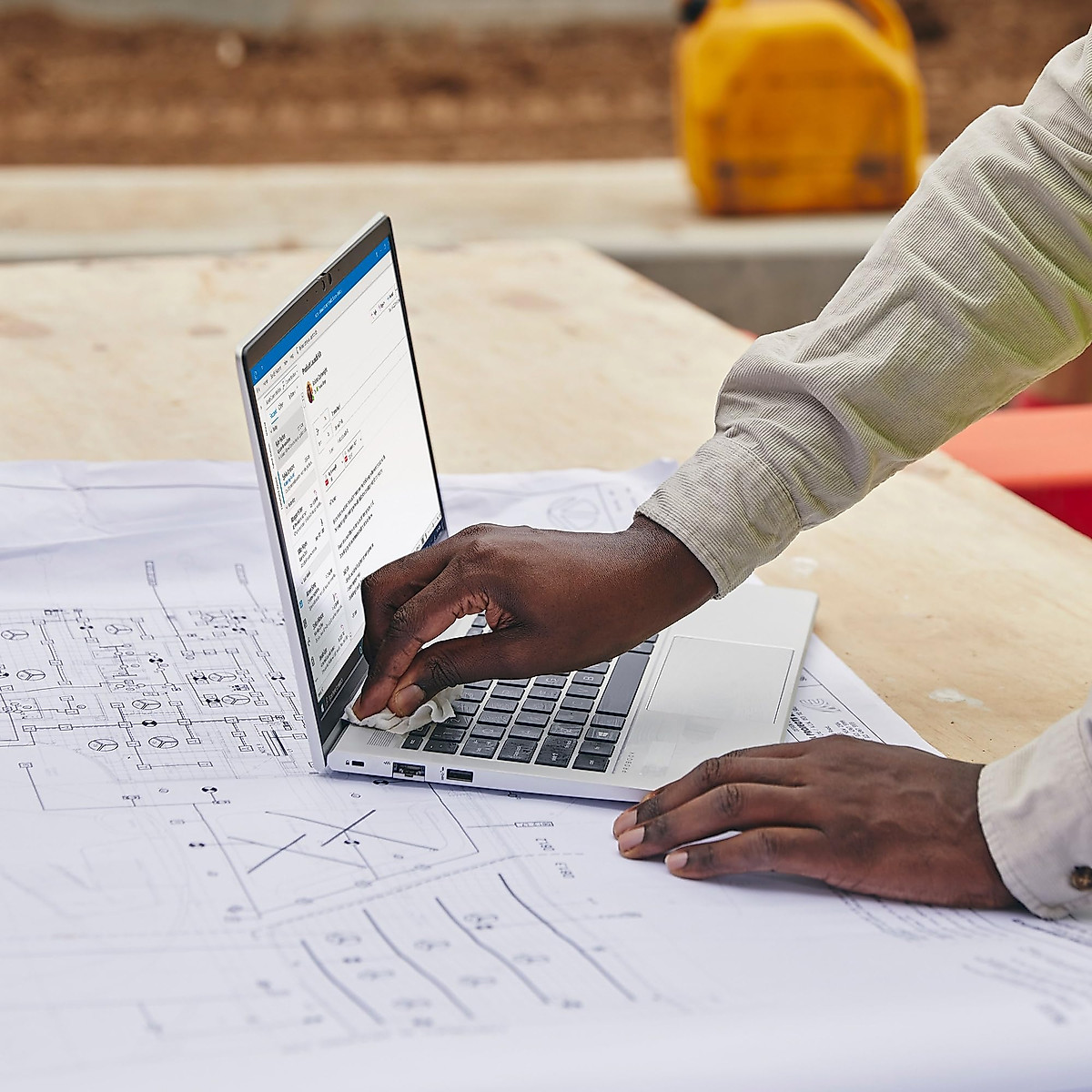 HP ProBook 445 G8 14" Laptop Ryzen 5 5600U (6-Core) 16GB RAM 512GB SSD FHD (1920x1080) WiFi AX Win 10 Pro (Renewed)