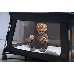 Maxi-Cosi Swift Play Yard, Extra-Comfy, Thick Mattress, Essential Grey